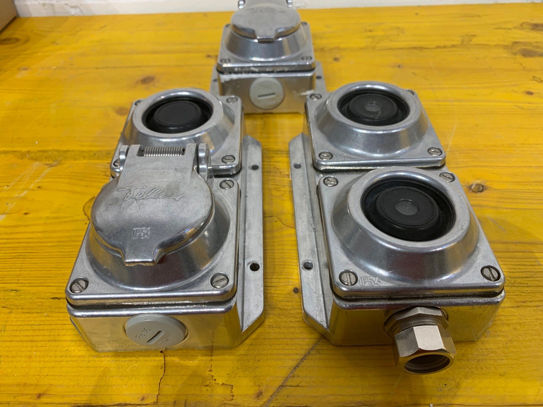 Feller IP 54 Aluguss-Dosen, Sicherheitsdosen Lichtschalter (Gebraucht ...