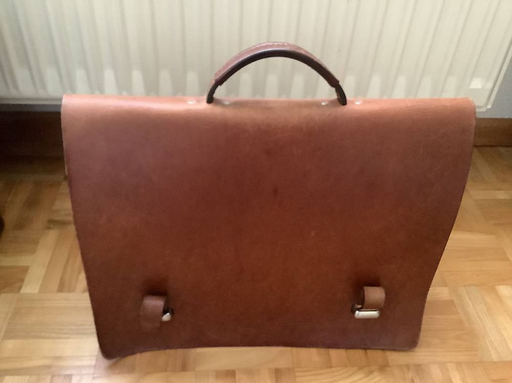 Sac cartable en cuir vintage (D'occasion) à Icogne pour CHF 39 – avec ...