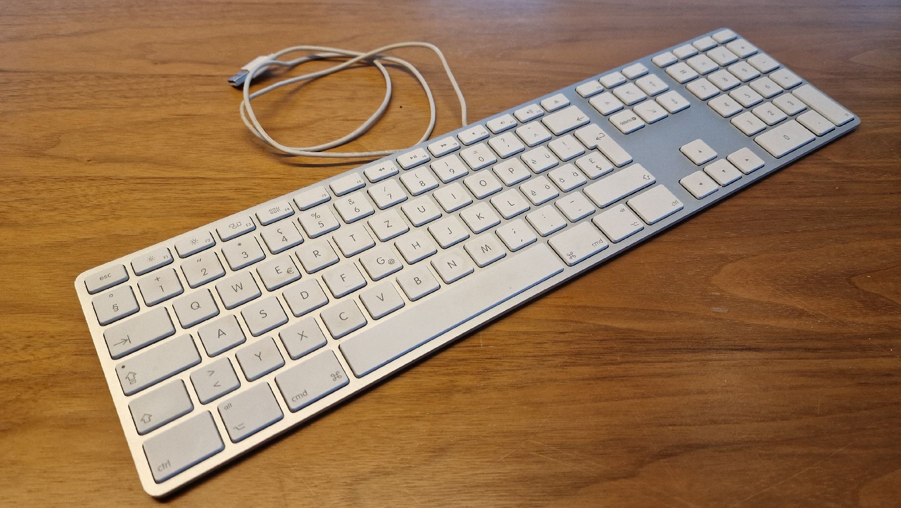 Apple Magic Keyboard mit Ziffernbl.-Guter Zustand, mit Kabel (Gebraucht ...