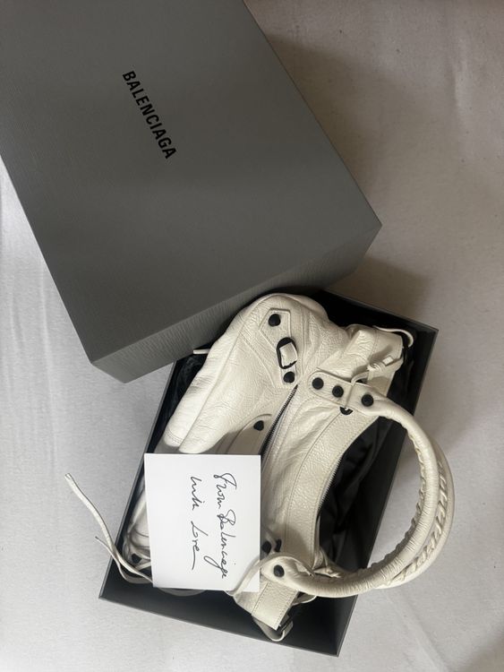 The Balenciaga 2026 Bag – Paris Fashion Week Edition (Neu und ...