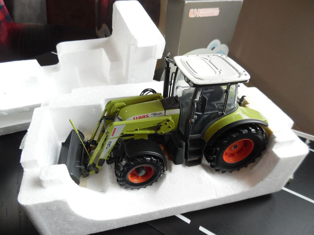 Class Ares 577 ATZ Traktor mit FL120 Frontlader 1:32 UH Mode (Gebraucht ...