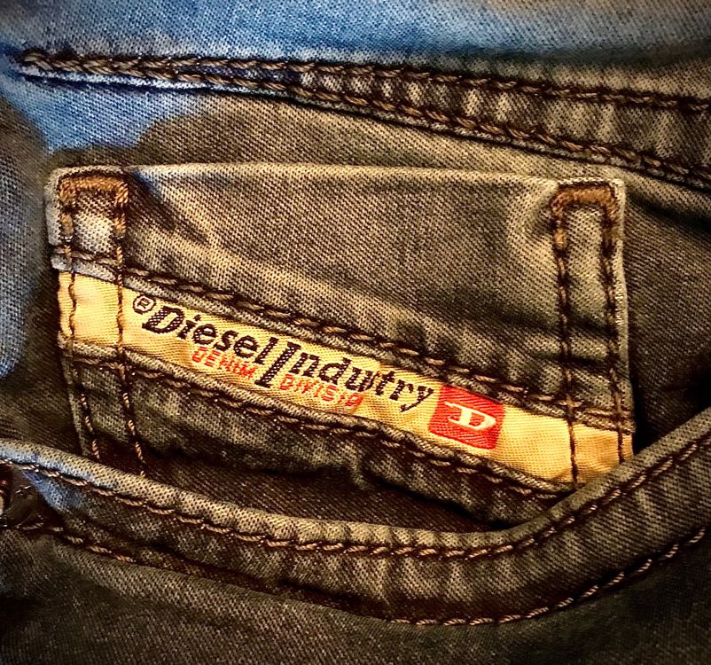 Diesel Jeans AKEE W34 L32 (Gebraucht) in Oftringen für CHF 25 – mit ...