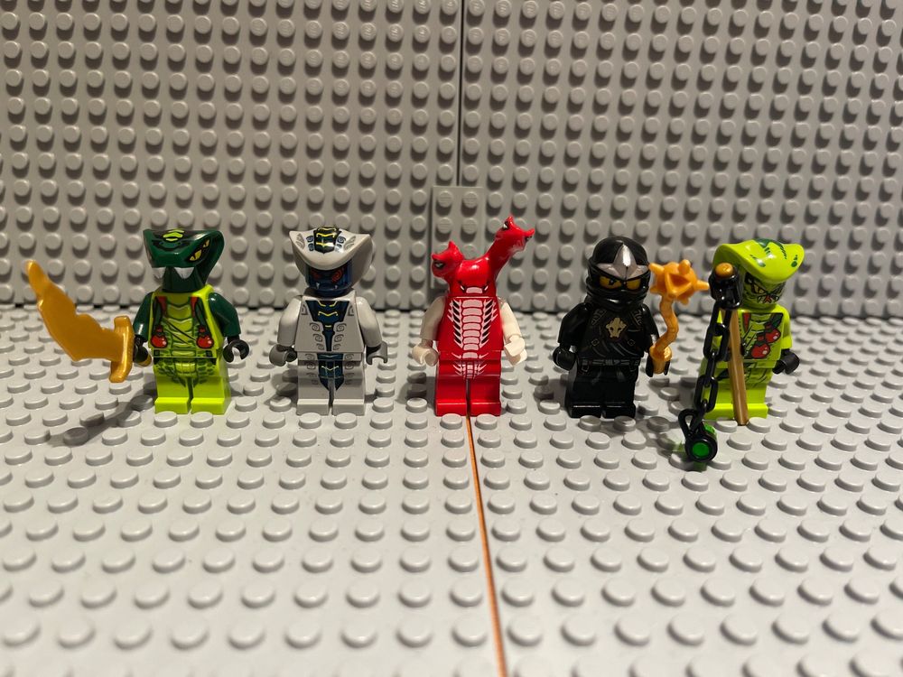 Lego 5 Ninjago Figuren inkl. Zubehör | Kaufen auf Ricardo