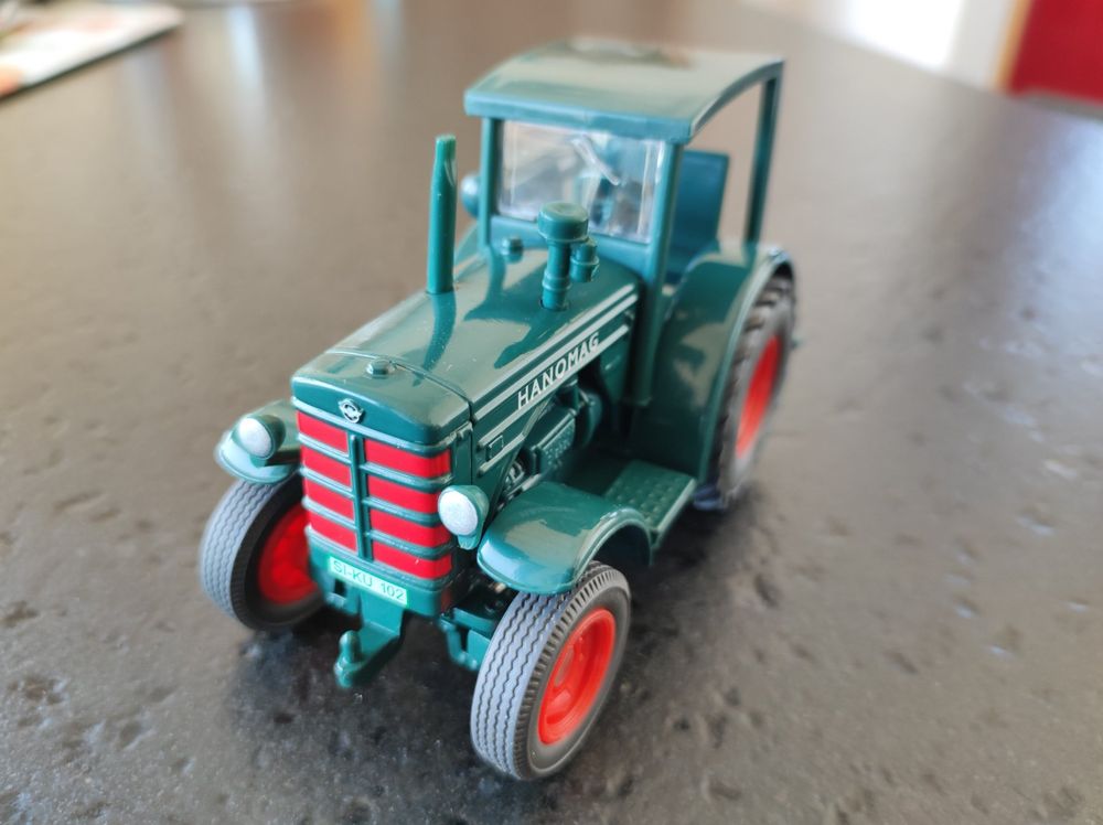 Siku Traktor Hanomag R45 1:32 (Neu (gemäss Beschreibung)) in Castel San Pietro für CHF 16 – mit ...