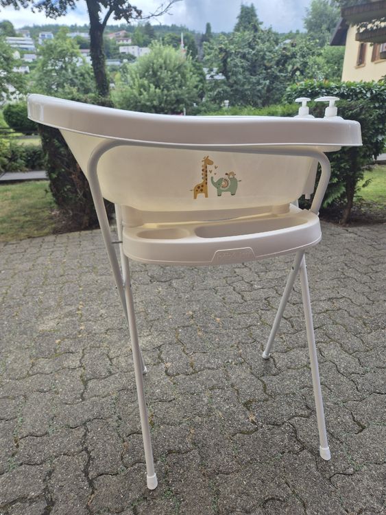 Babywanne mit praktischem Ständer (Gebraucht) in Nussbaumen AG für CHF 35 – nur Abholung auf ...