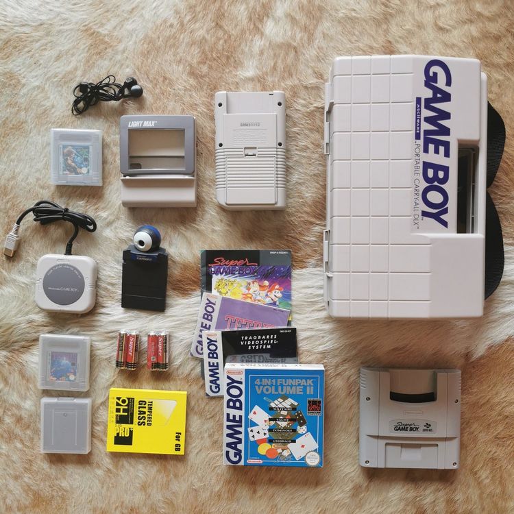 Game Boy Koffer Set (DMG-01) mit viel Zubehör | Kaufen auf Ricardo