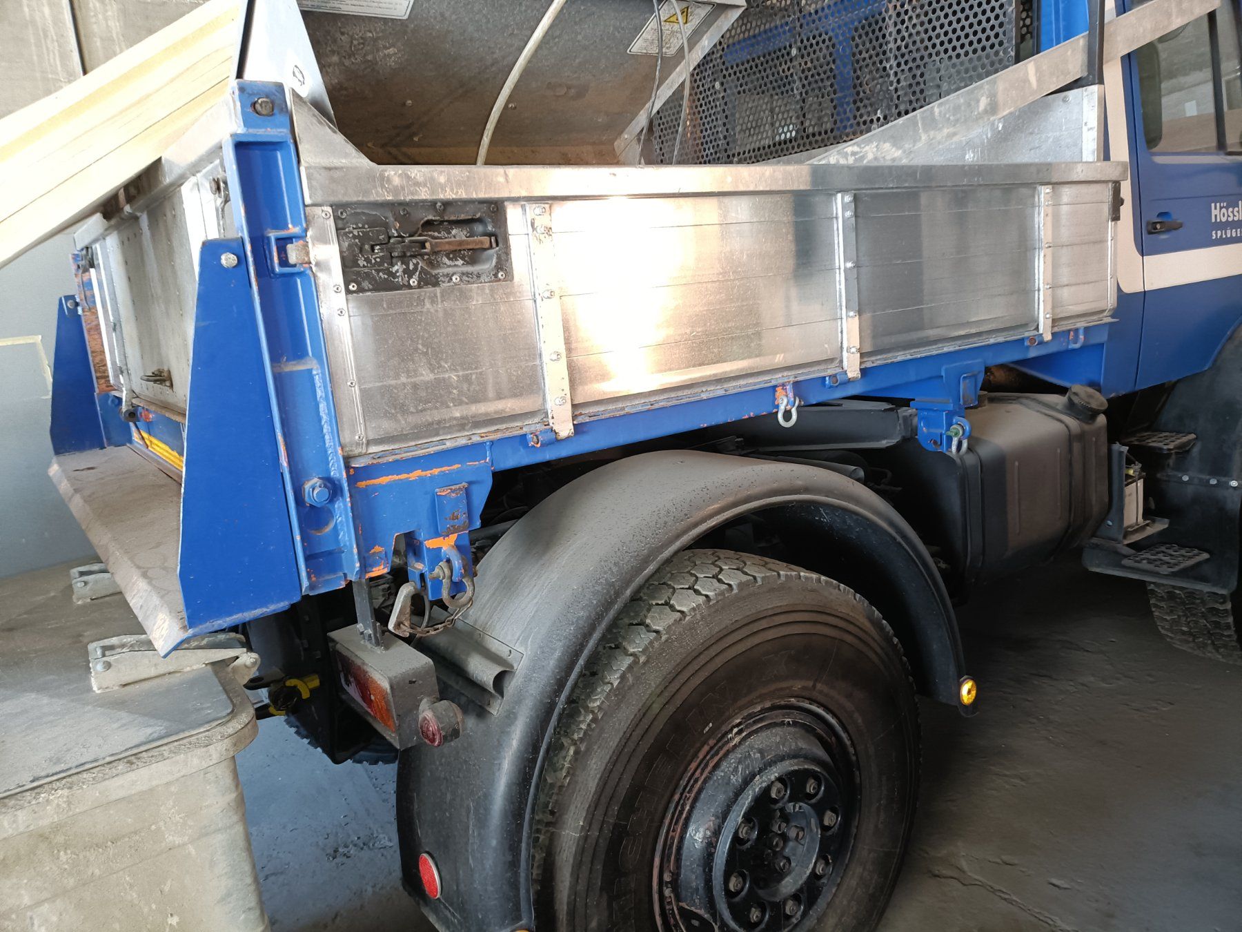 Unimog U 1500 mit Kippbrücke mit 44500km und Zapfwelle vorne (Gebraucht) in Splügen für CHF ...