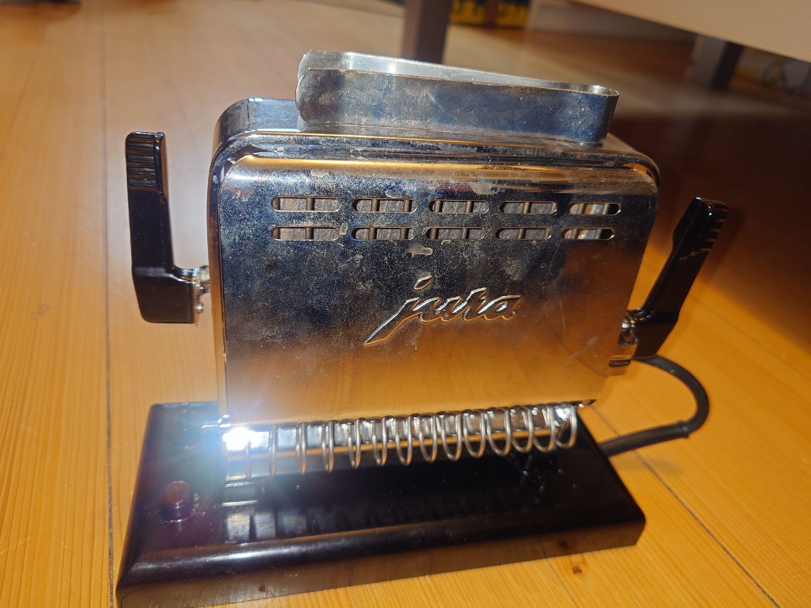 Jura Toaster Typ 2380, mit Zange (Gebraucht) in Bern für CHF 9 – mit ...