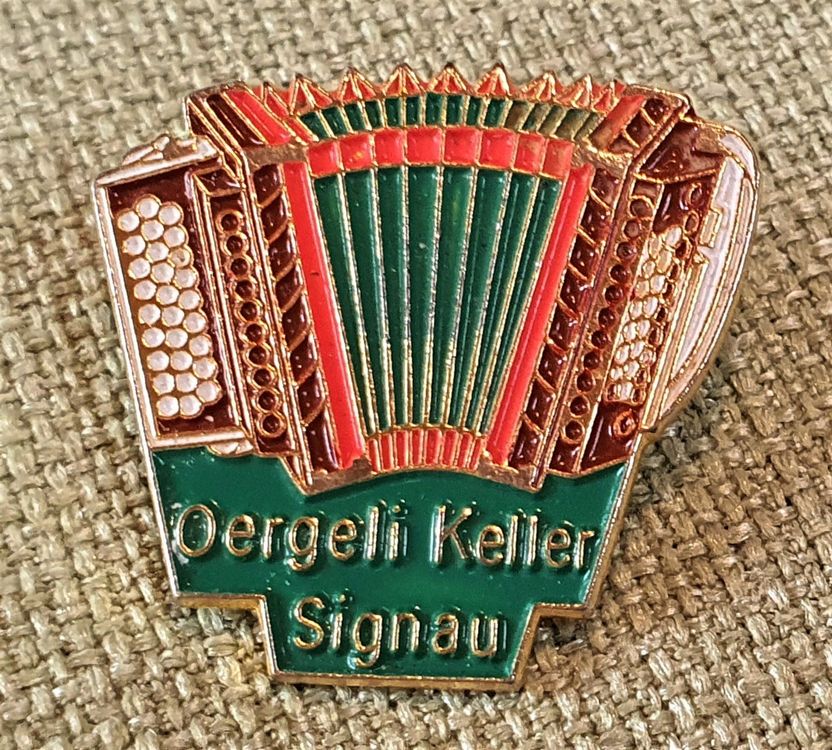 D928 Pin Handorgel Örgeli Keller Signau (Gebraucht) in Reinach BL für CHF 2 – mit Lieferung auf ...