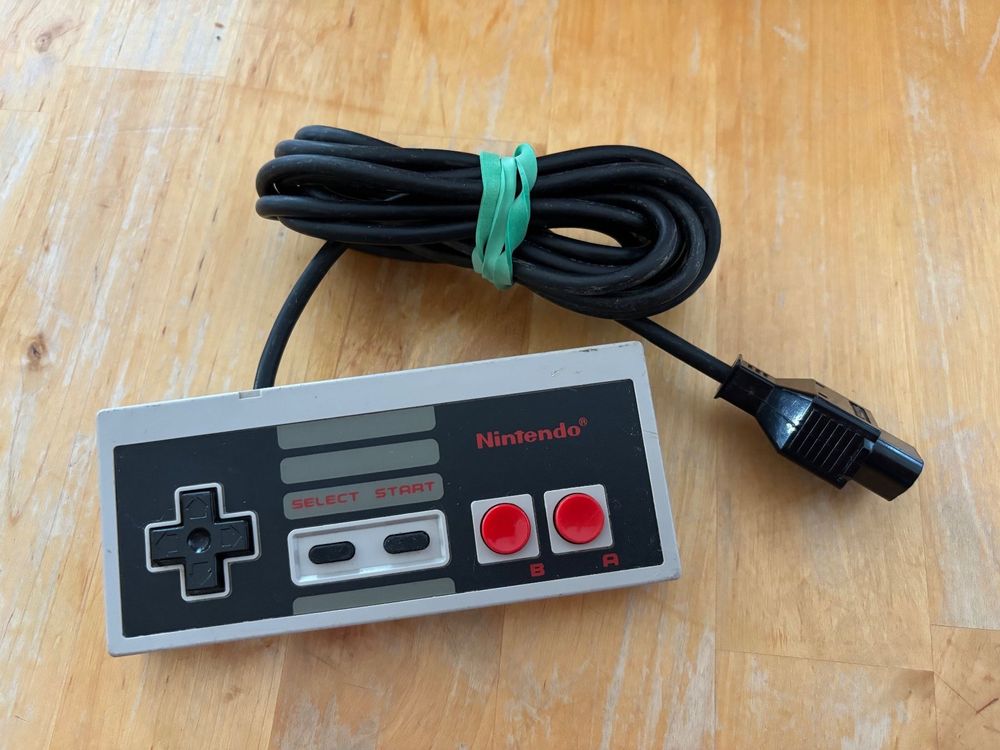 Original NES Controller (Gebraucht) in Frenkendorf für CHF 11 – mit Lieferung auf Ricardo kaufen