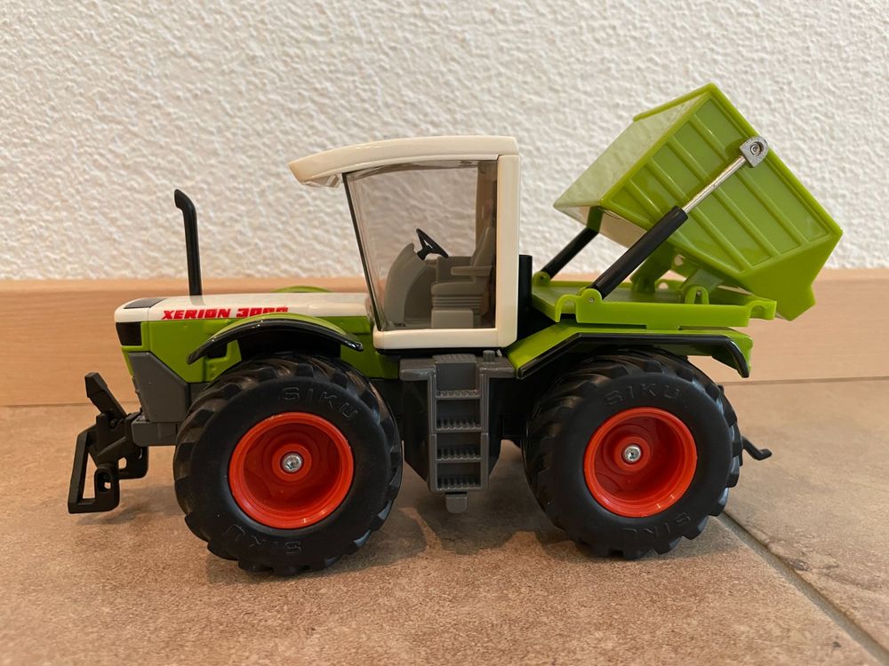 SIKU Claas Xerion 3000 (Neu und originalverpackt) in Kreuzlingen für ...