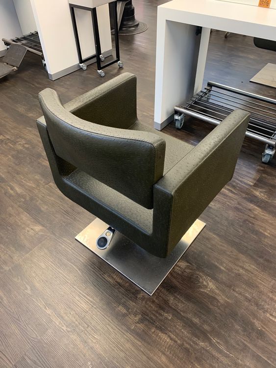 Coiffeurstuhl mit hydraulischer Pumpe | Kaufen auf Ricardo