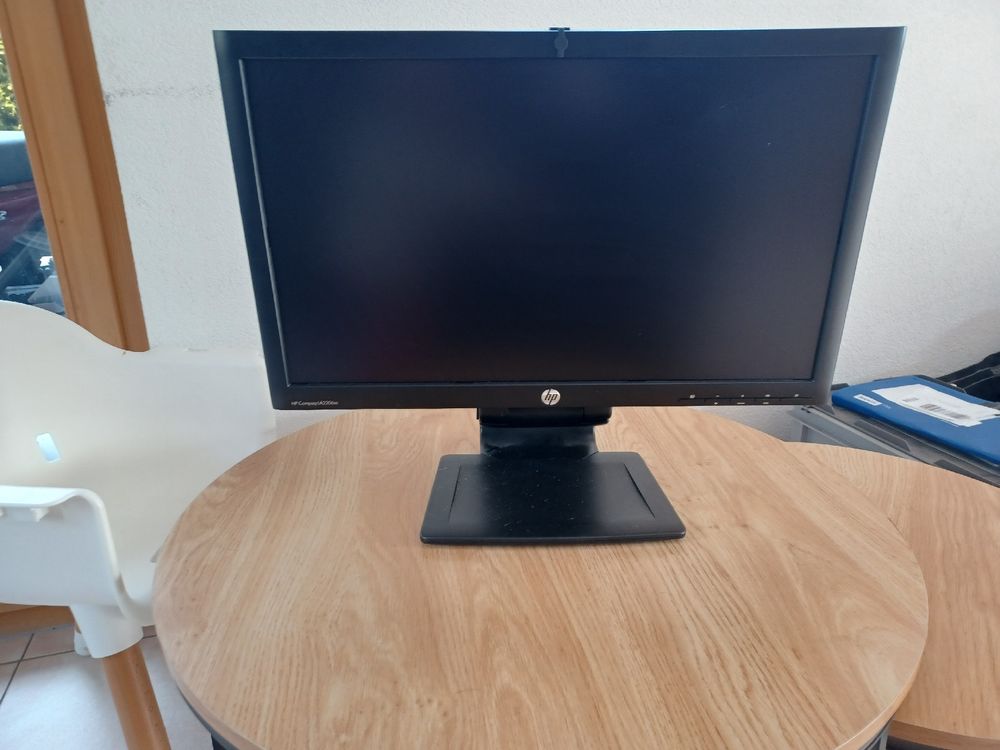 écran d'ordinateur HP (Gebraucht) in Mayens-de-Chamoson für CHF 30 ...