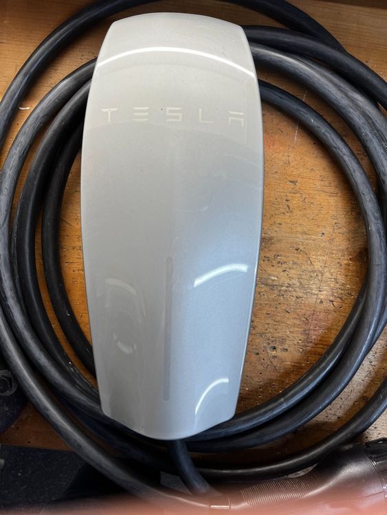 Ladestation Tesla Wall Connector 32 A (Gebraucht) in Uerkheim für CHF ...