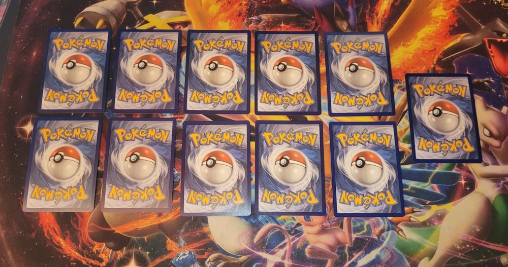 Pokemon 11 Holo-Karten von Evolving Skies | Kaufen auf Ricardo