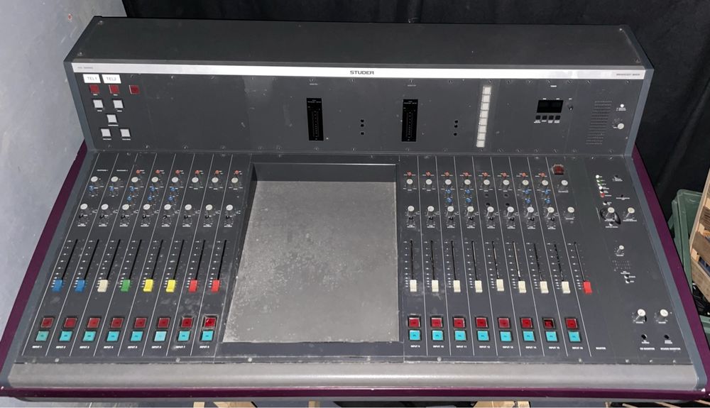 Studer 916 Broadcast Mixing Console (Gebraucht) in Tüscherz-Alfermée ...