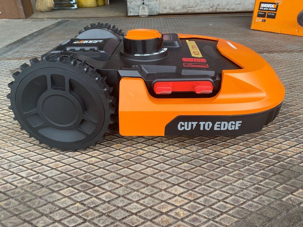 Worx Landroid WR155E 2000m2 Rasenroboter | Kaufen auf Ricardo