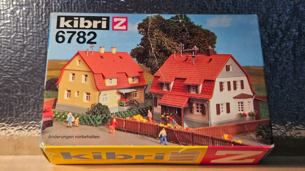 Spur Z: Kibri 6782 Zwei Siedlungshäuser aus den 20er-Jahren (Neu und ...