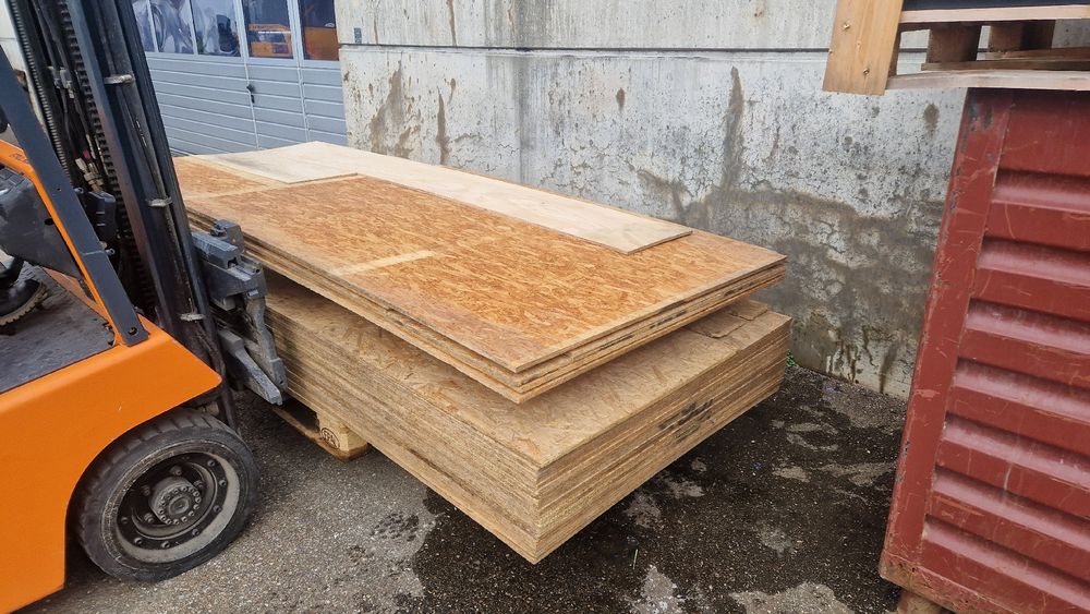 OSB Holzplatten (Gebraucht) in RUSWIL für CHF 101 – nur Abholung auf ...