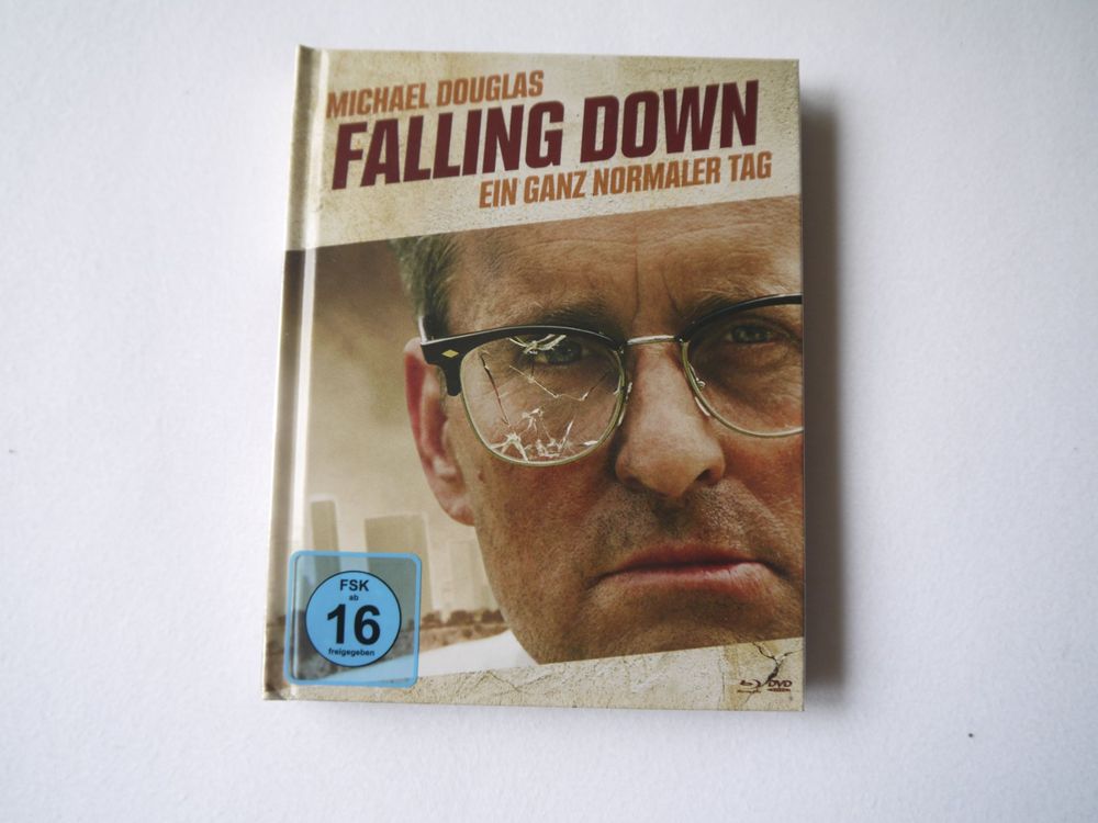 FALLING DOWN-Ein ganz normaler Tag-Mediabook (Gebraucht) in Hagendorn ...