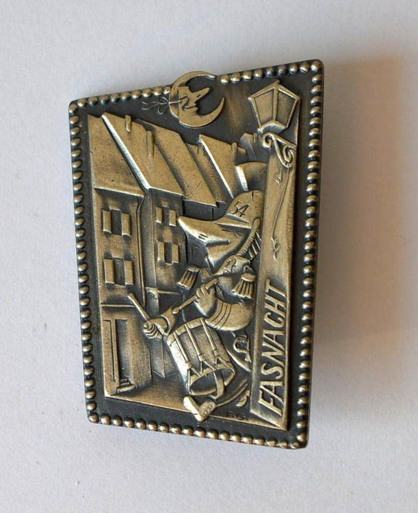 Blaggedde Fasnacht Basel 1954, Silber (Gebraucht) in Riehen für CHF 2.5 – mit Lieferung auf ...