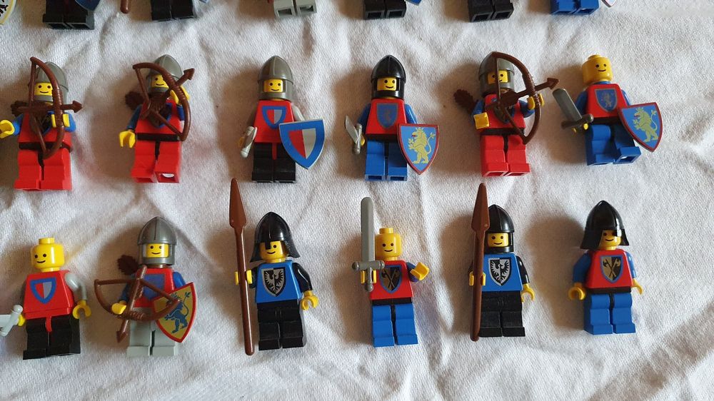 24 LEGO Ritter Ritterfiguren Castle System 80er 90er (Gebraucht) in ...