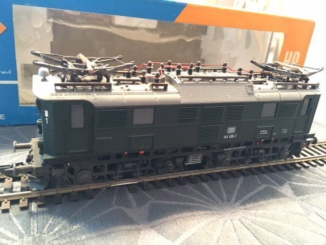 Roco 4130 Elektrolokomotive DB E 144/5 (Gebraucht) in Luzern für CHF 49 ...