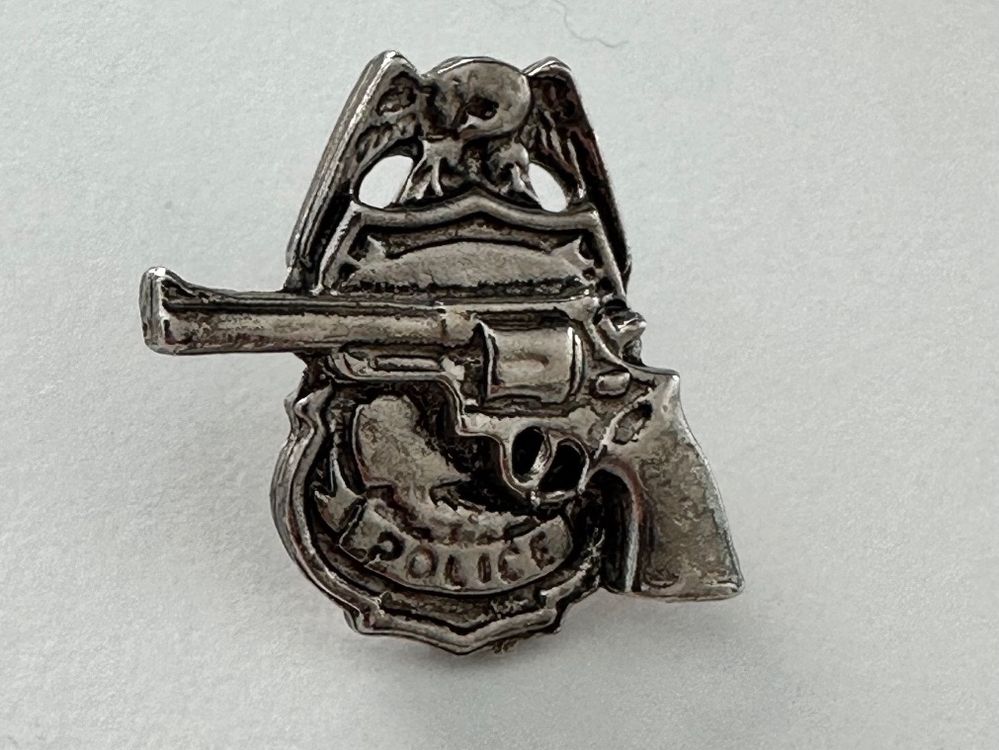 Police Revolver Pin | Kaufen auf Ricardo