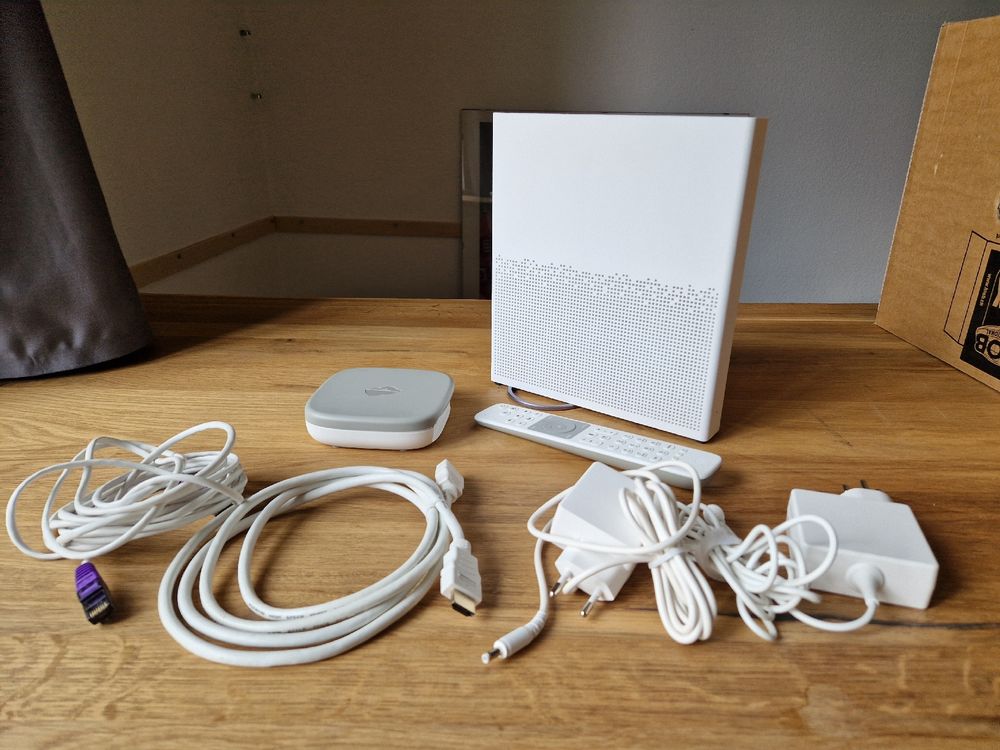 Swisscom Internetbox & TV inkl. Kabel und Fernbedienung | Kaufen auf ...