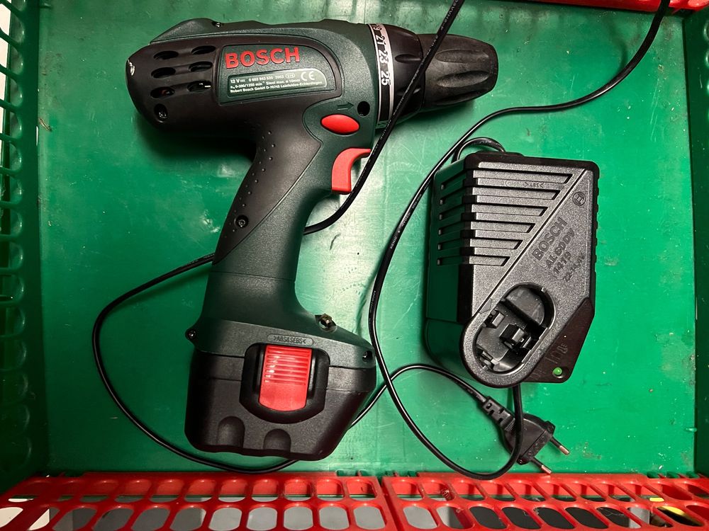 Bosch PSR 12 VE-2 Bohrmaschine mit Ladegerät und Akku (Gebraucht) in ...