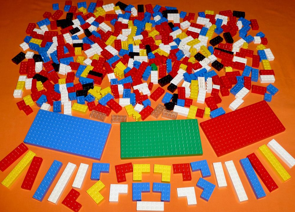 Lego / 1 Kilo ältere Bausteine + Platten (Gebraucht) in Langnau am Albis für CHF 28 – mit ...