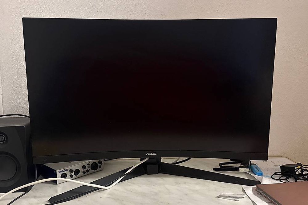 Monitor gaming ASUS (Usato) a Bellinzona per CHF 380 – solo ritiro ...