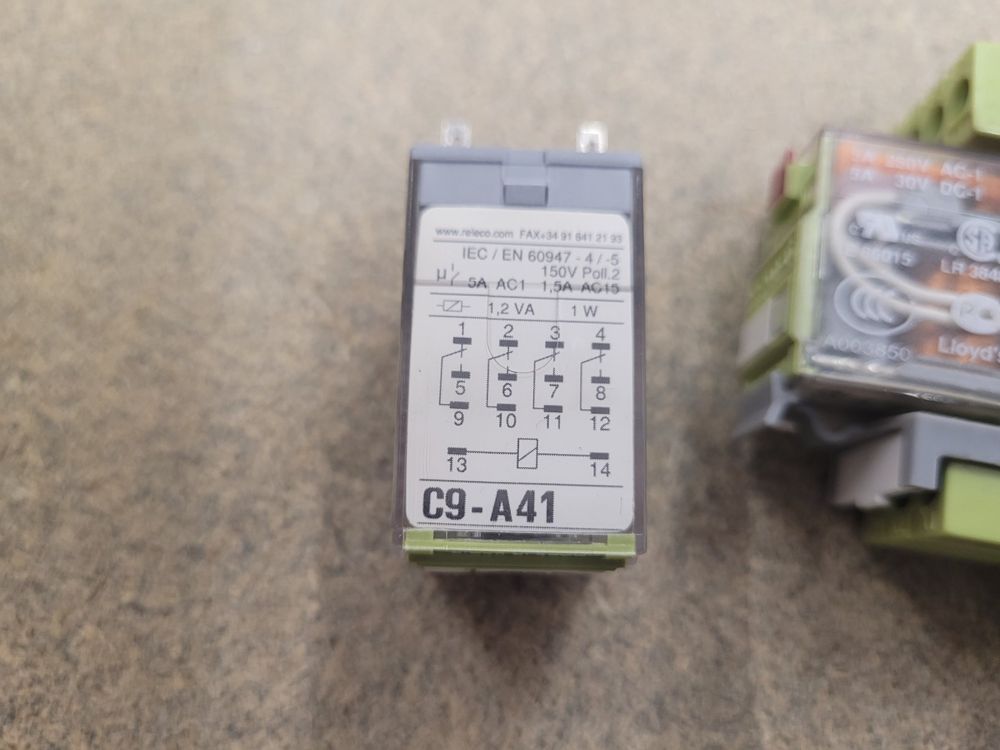 2 Stück Comat Swiss Relais AC 24V / C9-A41 (Gebraucht) in Vitznau für ...