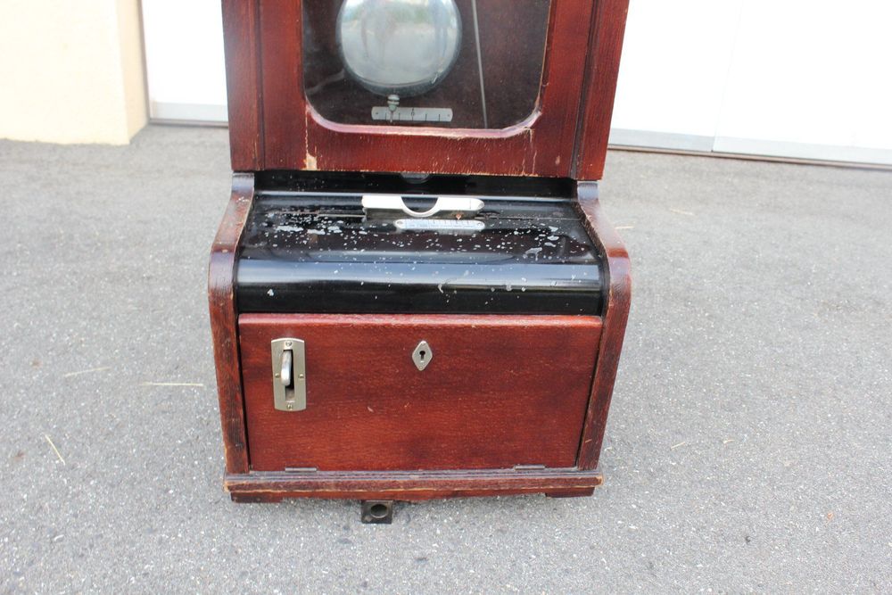 Ancienne timbreuse-horloge d'époque (Gebraucht) in St-Léonard für CHF ...