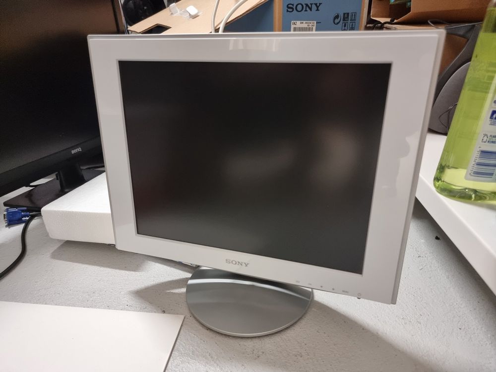 Neuwertiger Sony SDM-HS53 PC Monitor 15" Gamer Streaming | Kaufen auf ...