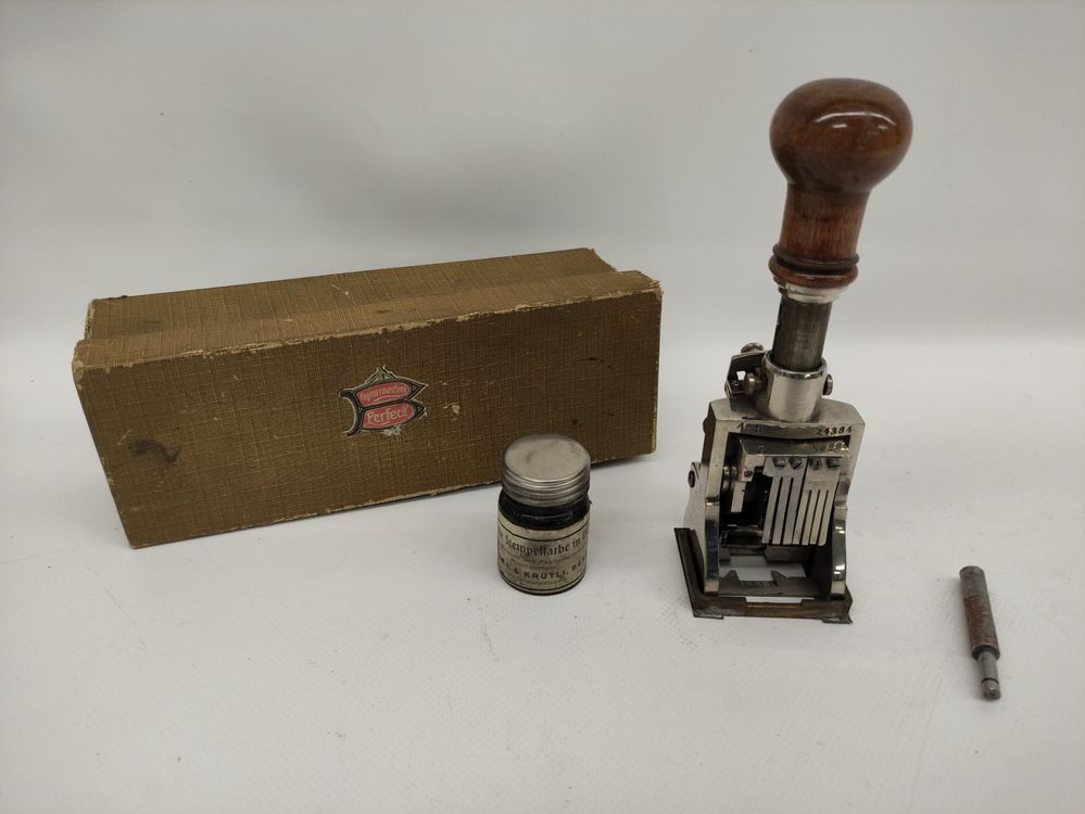 Antikes Stempel Paginiermaschine Perfect Paginierstempel (Gebraucht) in ...