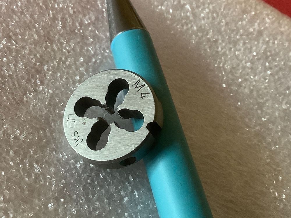 M4 LINKS Schneideisen Filiere, neu von ESO Swiss (Neu (gemäss Beschreibung)) in Widnau für CHF ...