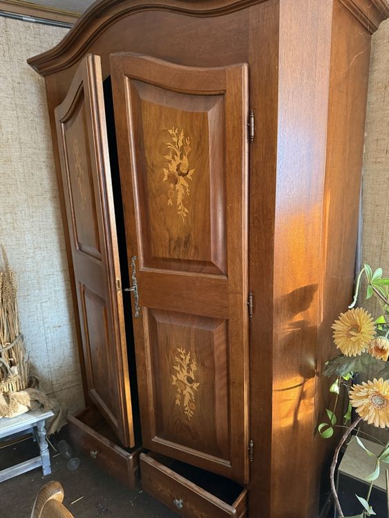 Antiker Kleiderschrank, Holz, vintage, Top Zustand! (Gebraucht) in ...