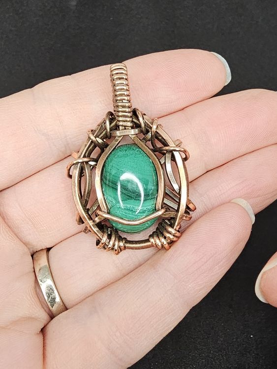 Anhänger mit Malachit elegant umschlungen von Kupfer (Neu (gemäss Beschreibung)) in Sisseln AG ...