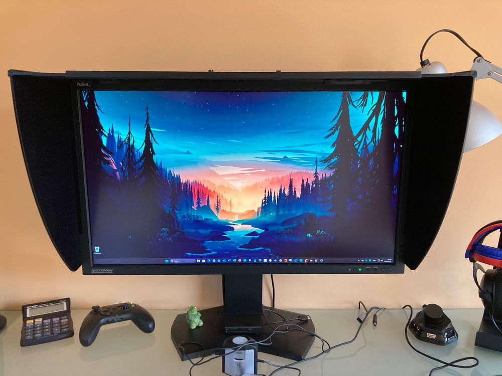 Monitor NEC SpectraView Reference 272 + i1 Display Pro (Gebraucht) in ...