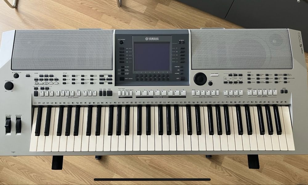 Yamaha PSR-S700 Keyboard inkl. Ständer (Gebraucht) in Zug für CHF 800 ...
