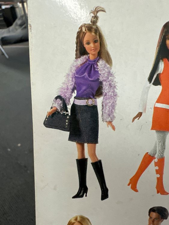 Barbie - Street Outfit - Neuf, jamais ouvert (Neuf avec emballage d ...