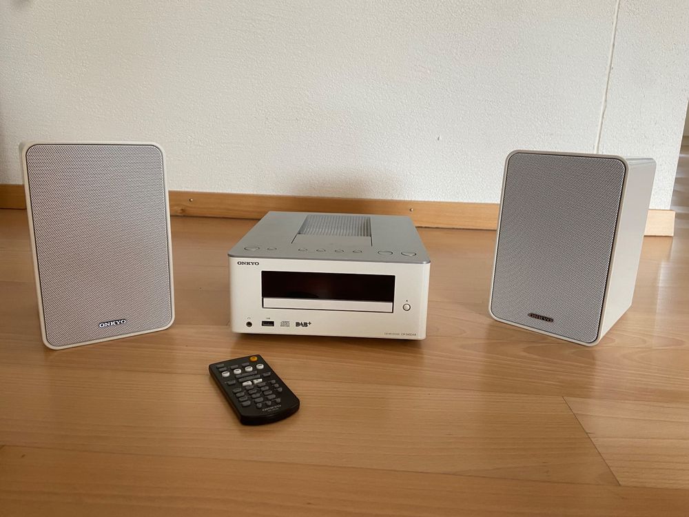 Stereoanlage weiss ONKYO CR-245DAB CD Receiver System (Gebraucht) in Effretikon für CHF 39 – mit ...