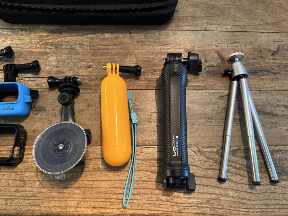 GoPro Hero7 Black mit viel Zubehör (Gebraucht) in Kloten für CHF 200 ...