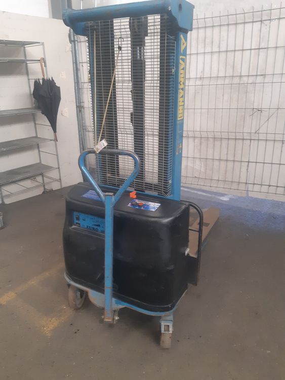 Elektrischer Hochhubwagen ; Hubstapler | Kaufen auf Ricardo