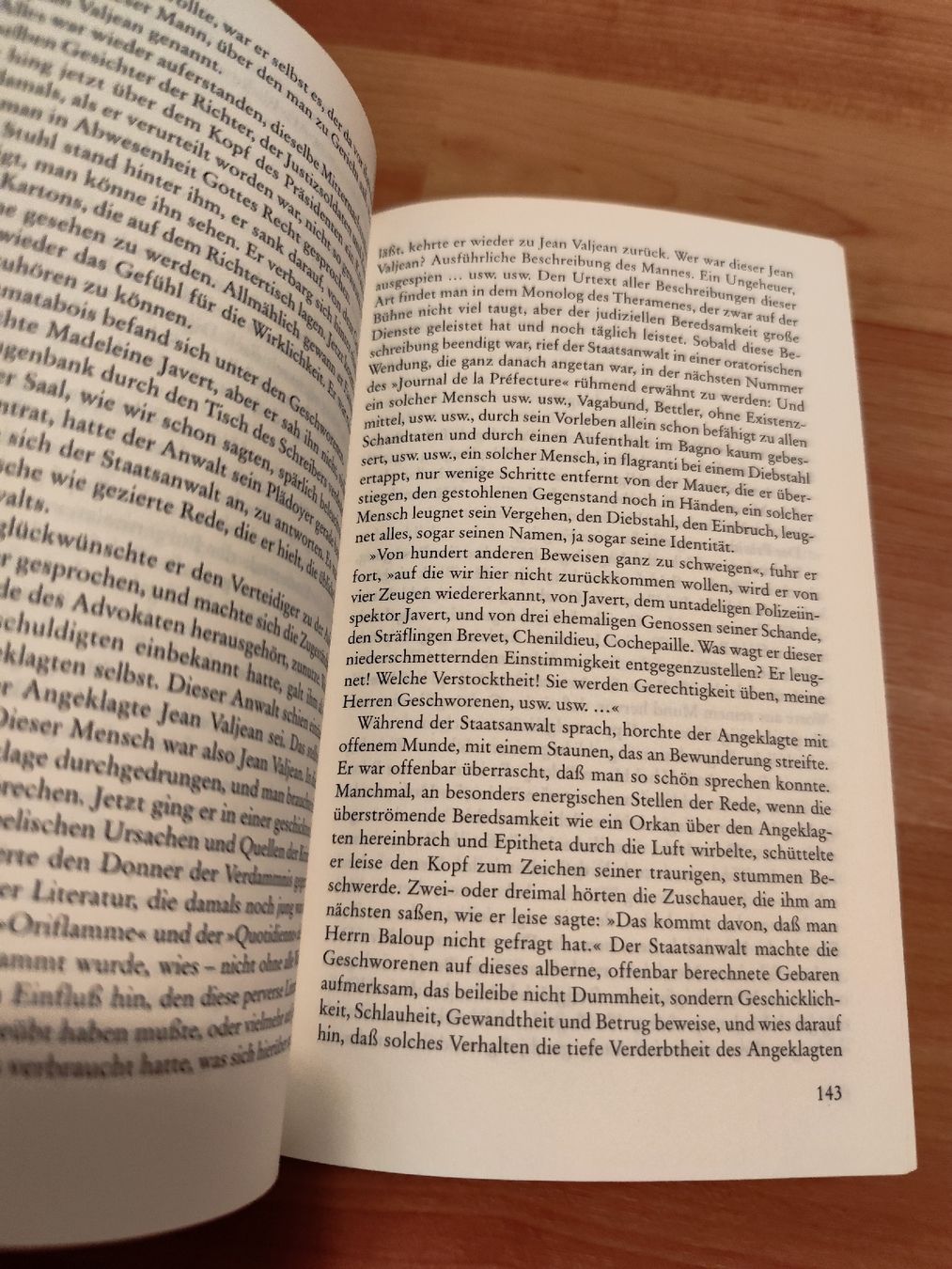 Les Miserables by Victor Hugo - Perfect Autumn Read! (Gebraucht) in ...