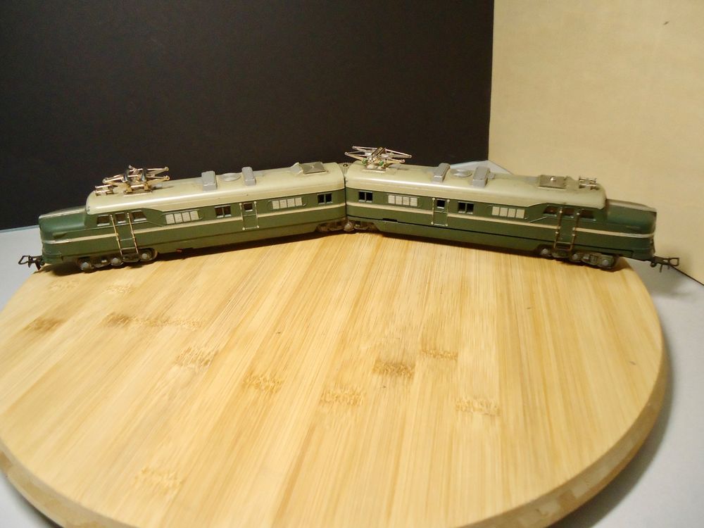 Märklin DL 800 Doppellokomotive grün Ws. (45) (Gebraucht) in Kerzers ...