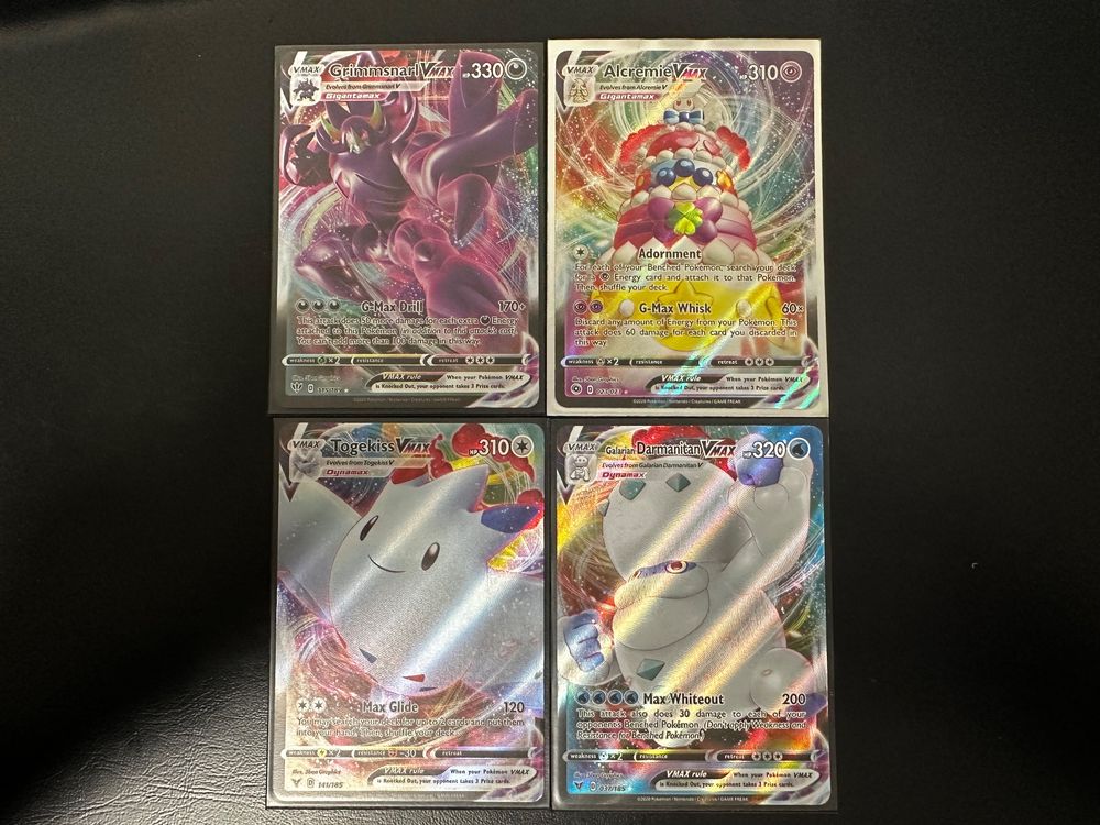 VMAX Bundle 4 Karten div. Sets Pokémon | Kaufen auf Ricardo