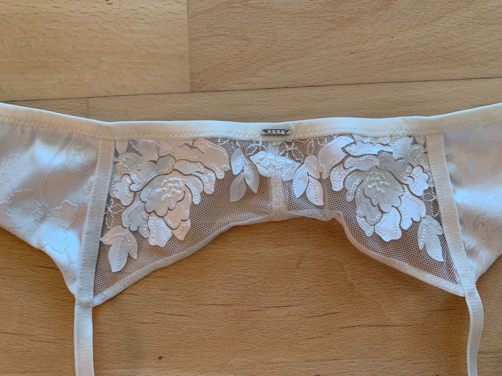 TRIUMPH Strumpfhalter / Strapse, Gr. S, helles Beige, NEU (Neu (gemäss ...