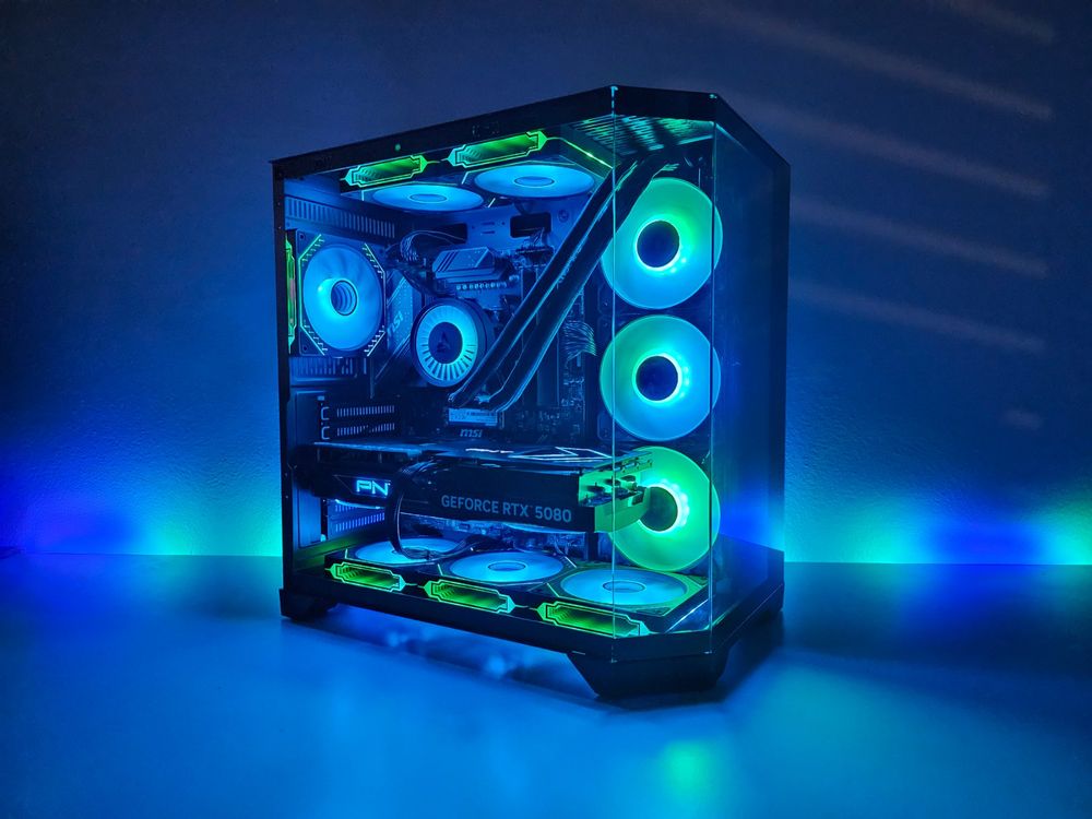 Gaming PC Darkflare🍧RTX 5080 + 9800X3D | 32GB DDR5 (Neu und ...